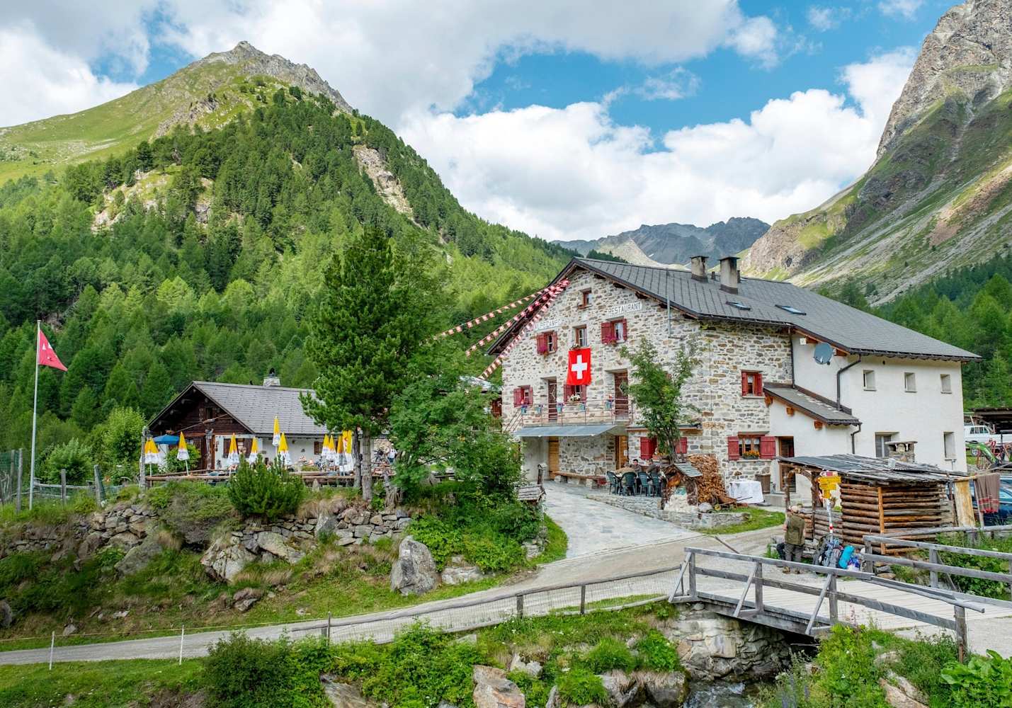 Wandern im Val da Camp - Bergwelten