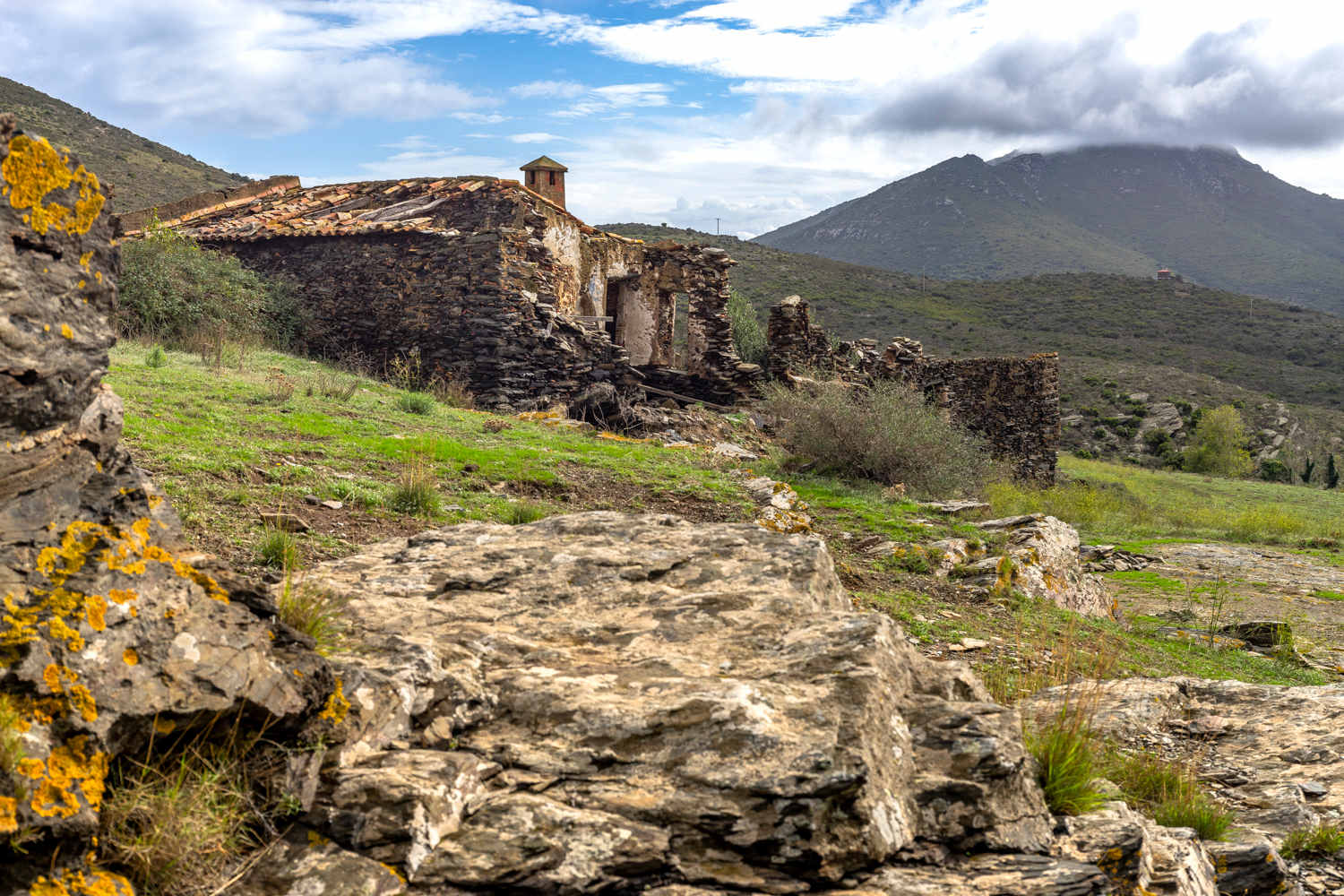 Reise: Weitwandern an der spanischen Costa Brava - Bergwelten