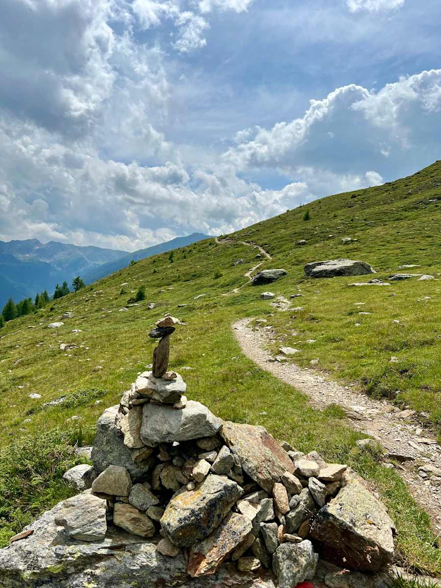 Wandern: Ultner Höhenweg - 19:15 h - 47 km - Bergwelten