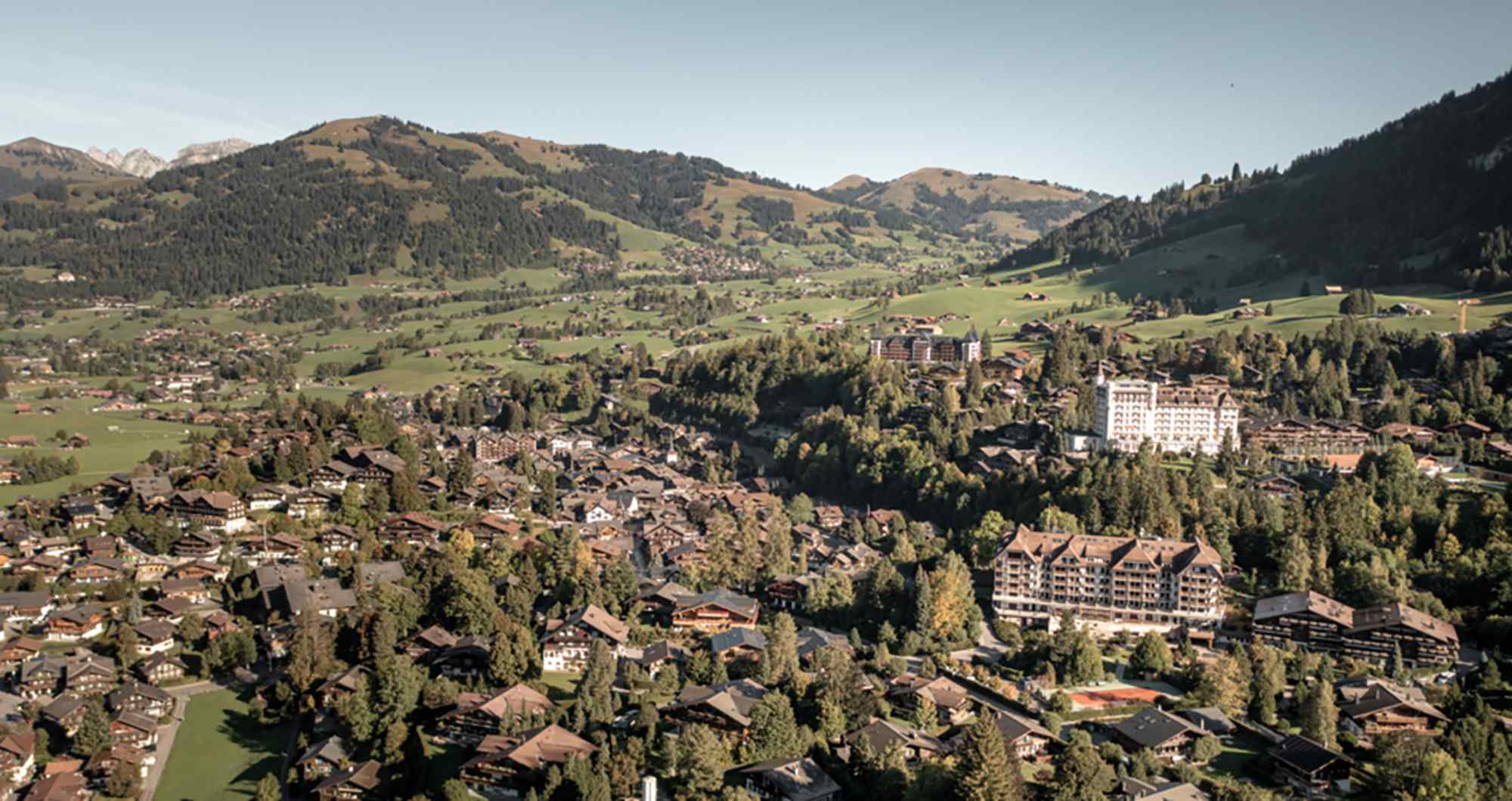 Herbstzauber in Gstaad: Panoramen, Kulinarik und Naturgenuss - Bergwelten