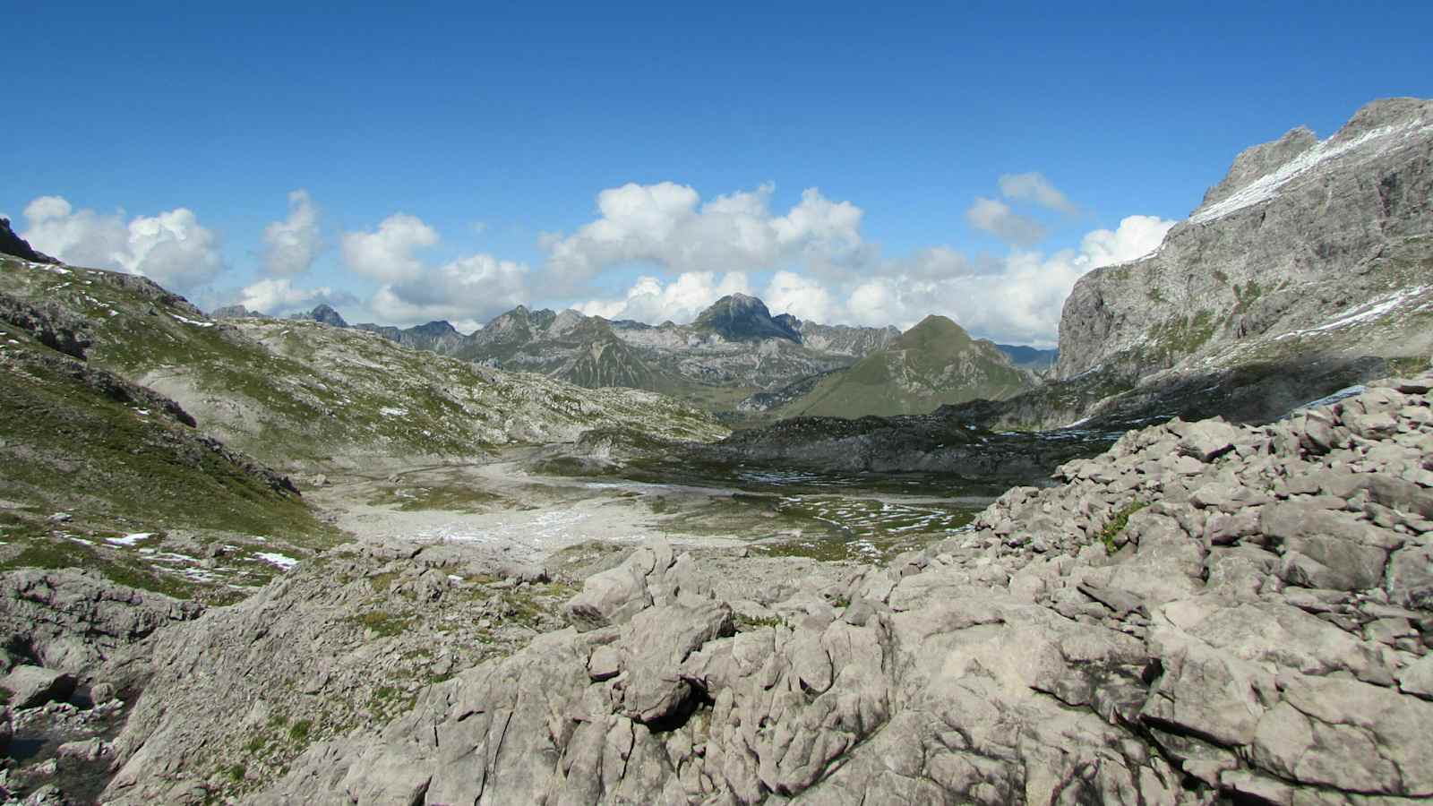 Weitwandern in Vorarlberg: Die Lechquellenrunde - Bergwelten